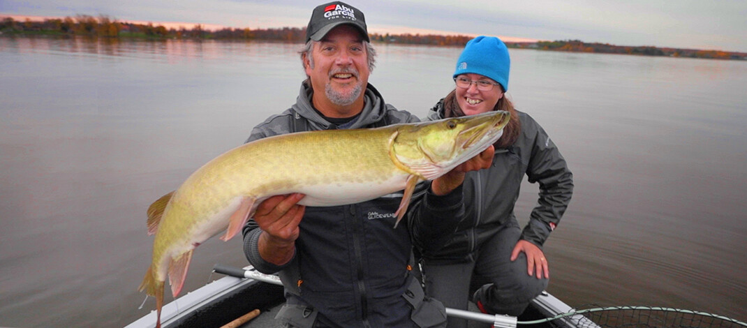 How To Properly Handle Musky | Live 2 Fish | by Brent Bochek